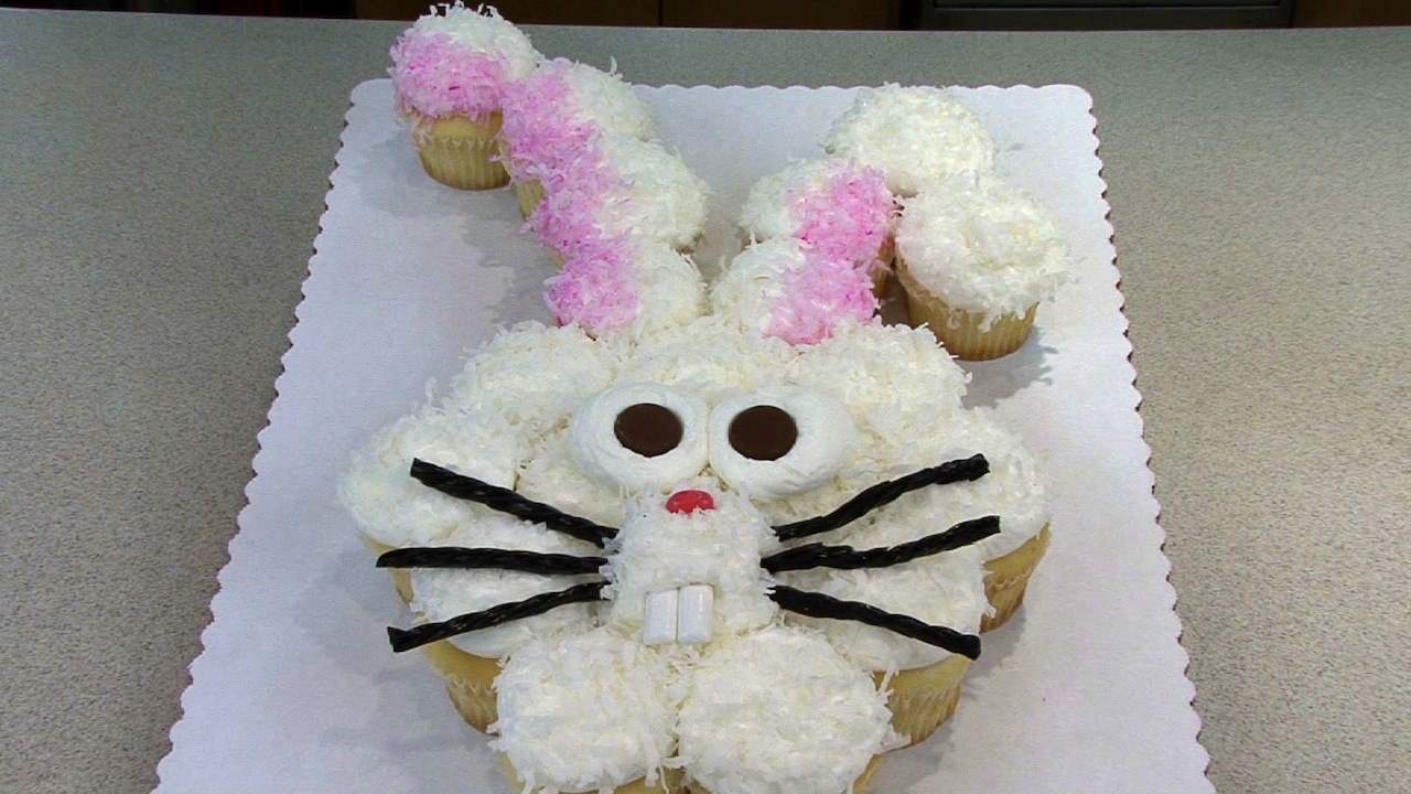 mar17_HEB-Easter-Bunny1.preview.jpg